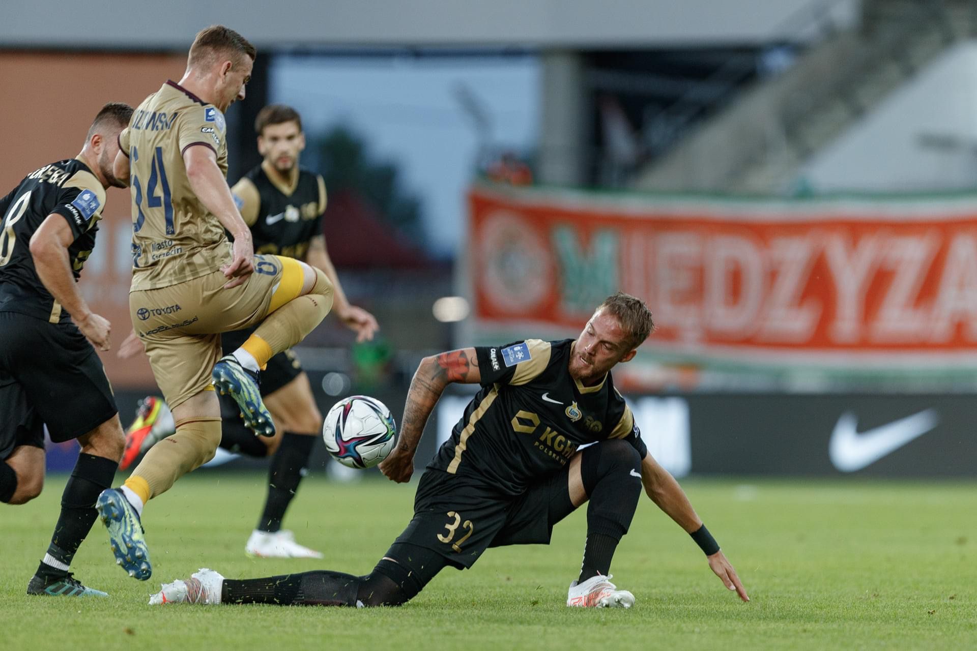 LouCity ficha al defensor español Ian Soler y la plantilla crece a 24 ...